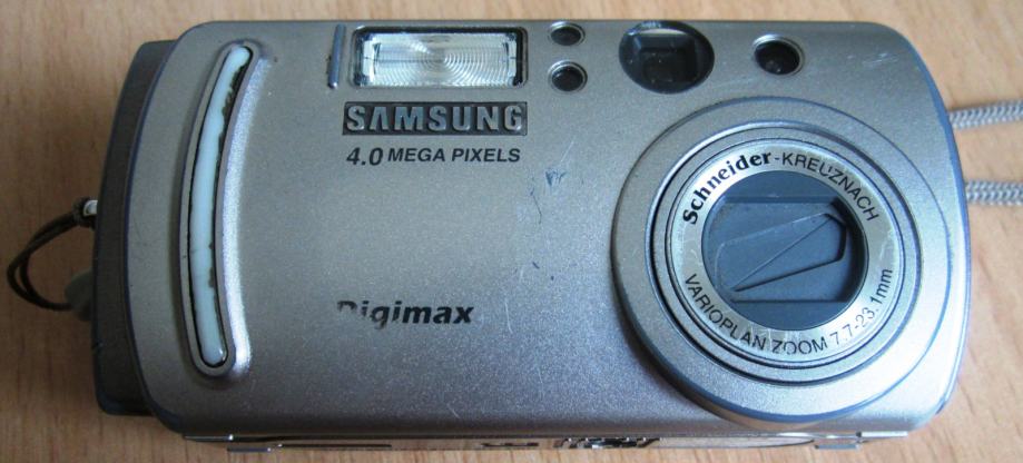 Digitalni fotoaparat Samsung Digimax V4