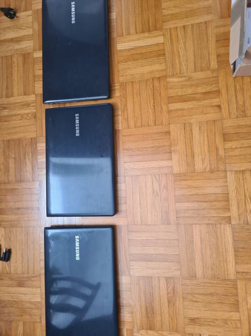 3x Samsung NP270E5E 15.6 Intel Pentium 2117U 1.8GHz