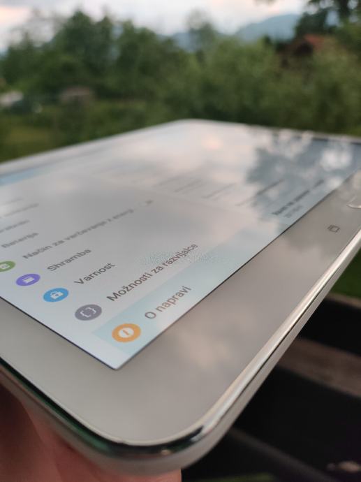 Samsung Galaxy Tab 4, SM T533