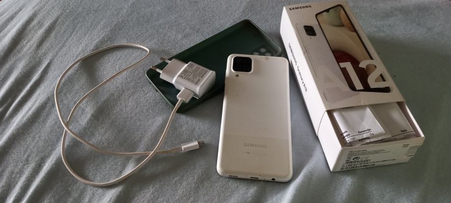 Samsung galaxy A 12 64gb /4Gb rama ima garancijo 1 leto