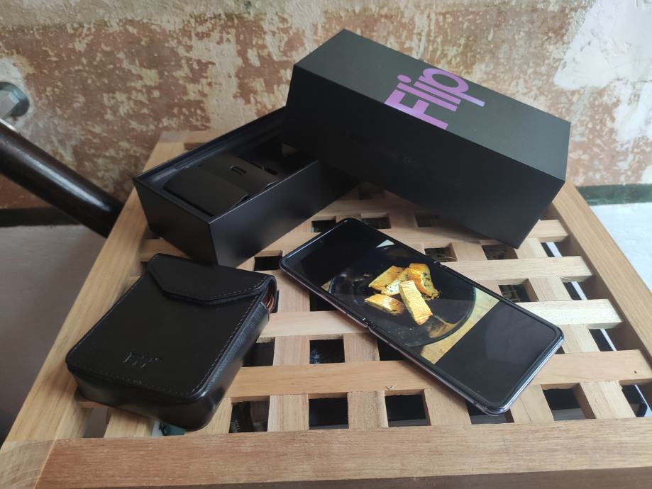 Samsung Galaxy Z Flip SM-F700F/DS 256GB, 8GB RAM