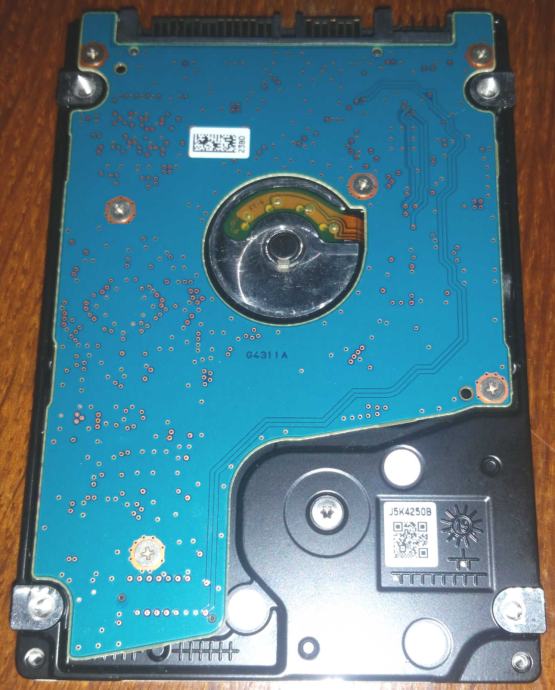 Praktično nov Toshiba MQ04ABF100 1TB 2,5 SATA trdi disk