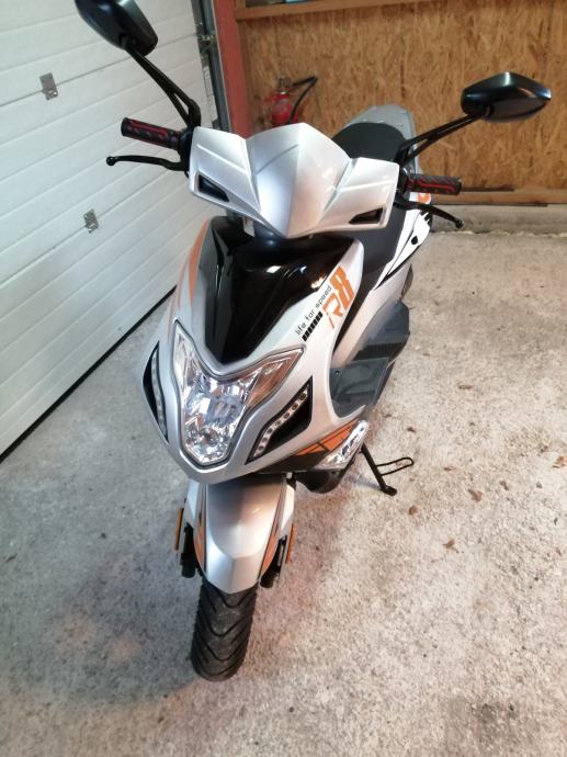 Access Motor Znen r8 25 km/h 49 cm3, 2022 l.