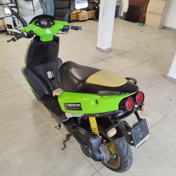 Aprilia SR 50, 2004 l.