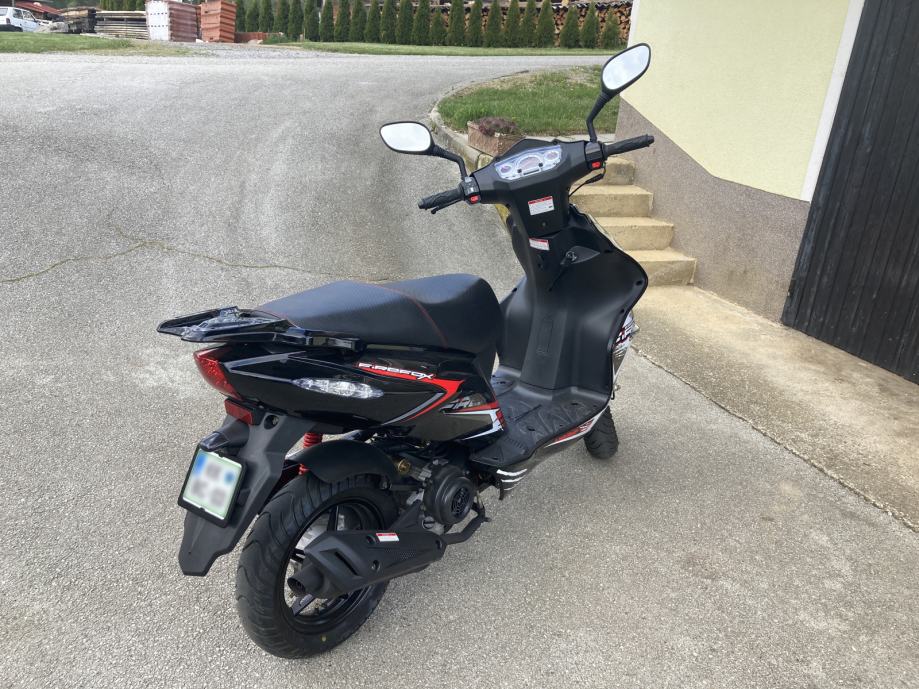 Skuter Longjia LJ50QT-4F 50 cm3, 2021 l.