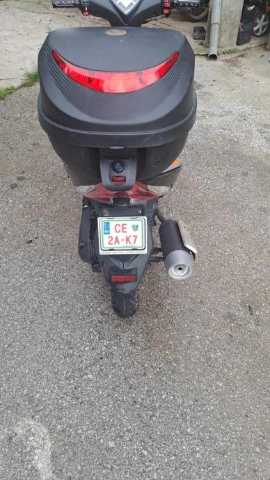 skuter Znen r8 25 km/h, 2019 l.