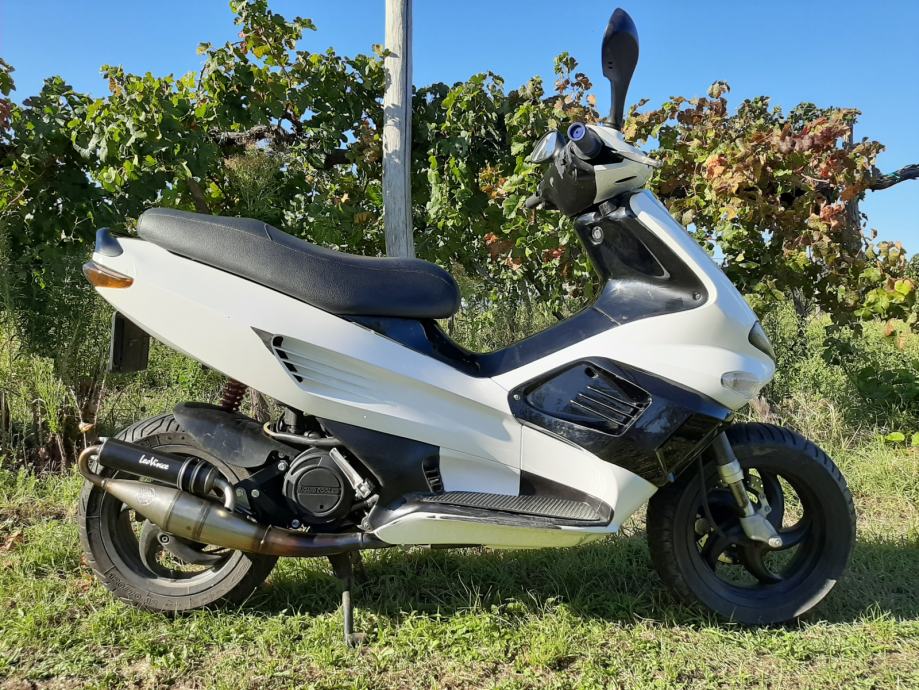 Gilera Runner 49 cm3, 2002 l.