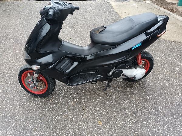 Gilera RUNNER 49 cm3, 2005 l.