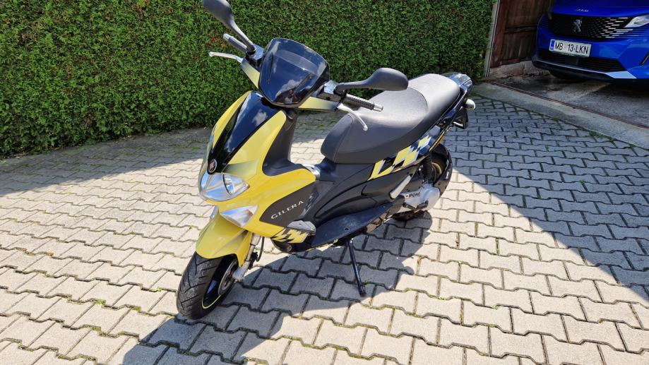 Gilera RUNNER RST 50 49 cm3, 2009 l.
