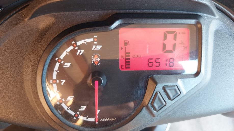 Gilera RUNNER RST 50 49 cm3, 2015 l.