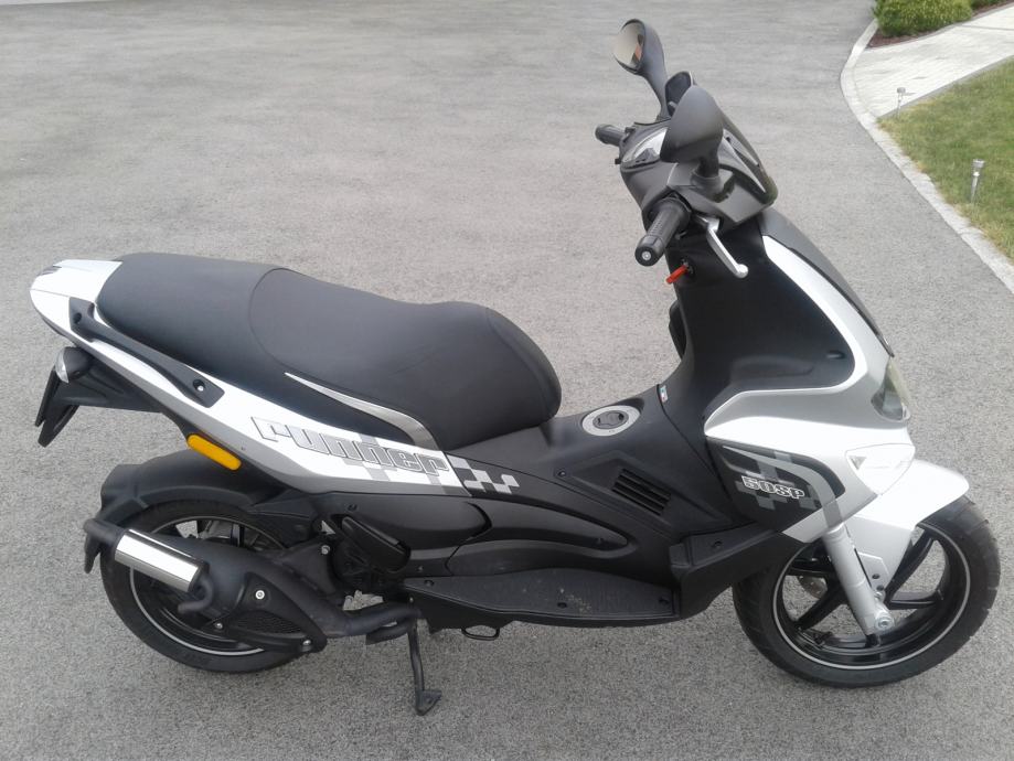 Gilera Runner RST 50, 2012 l.
