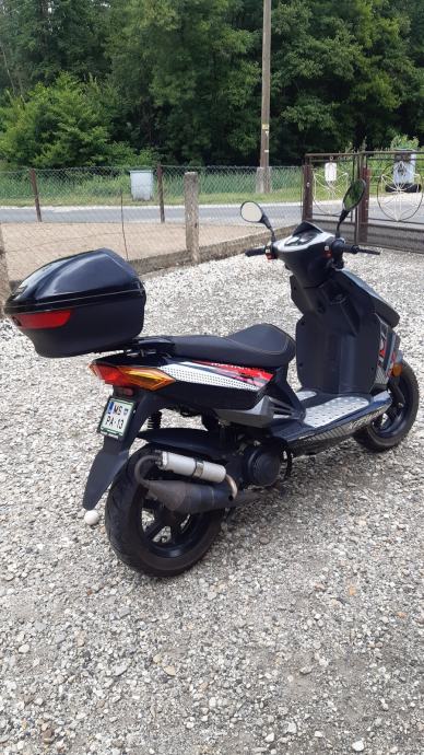 Keeway Matrix racing sport 50 49 cm3, 2011 l.