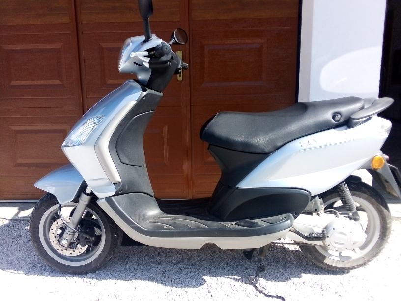 Piaggio Fly 50 2T 50 cm3, 2011 l.