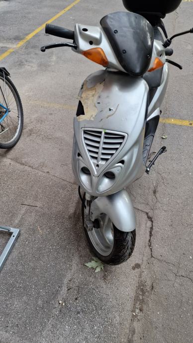 Piaggio NRG extreme 49 cm3, 2001 l.