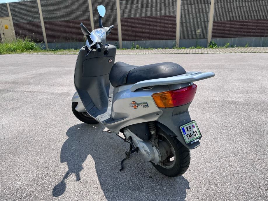Piaggio Sfera 50 cm3, 2002 l.