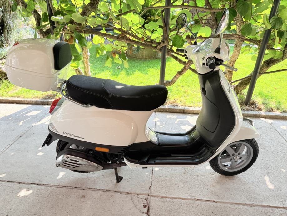 Piaggio Vespa LX 50 4T, prvi lastnik, L 2011, 2011 l.