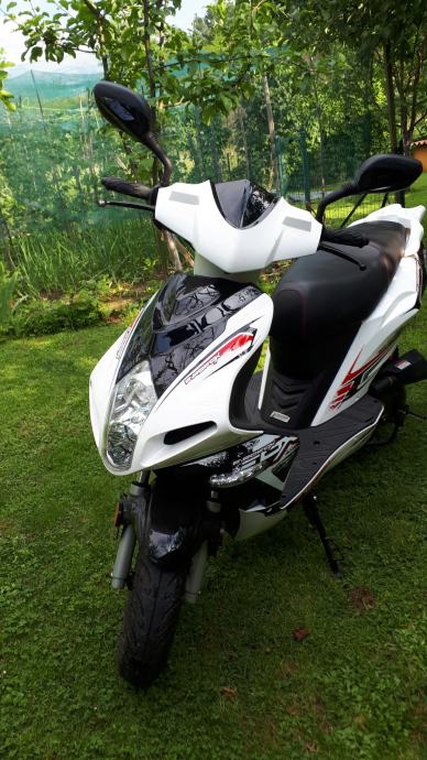 SKUTER LONGJIA FIREFOX 45 km/h 4T, 2019 l.