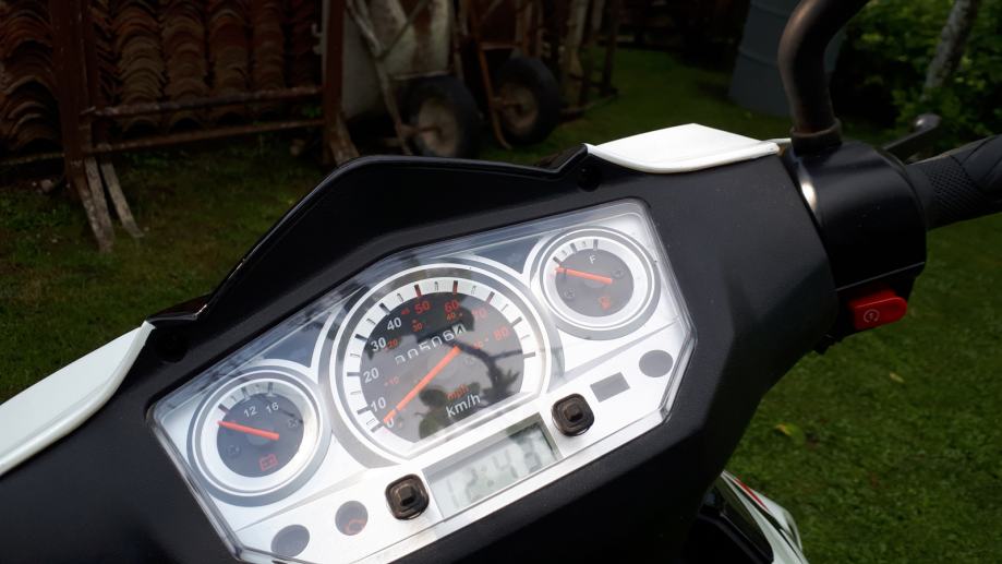 SKUTER LONGJIA FIREFOX 45 km/h 4T, 2019 l.