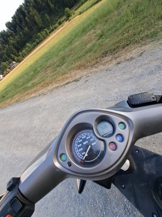 Yamaha JOG R 50 cm3, 2004 l.