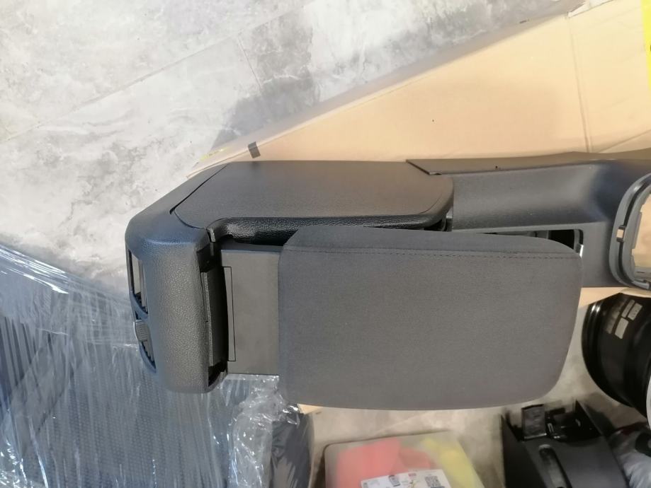 Vw Golf 6 naslon za roke 1K0862531A