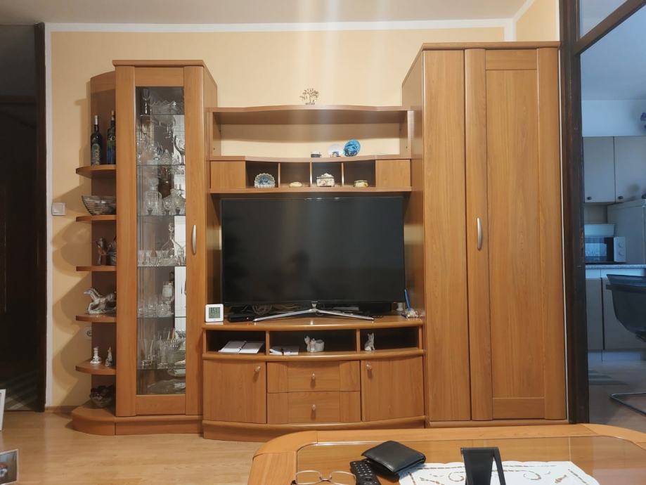 Dnevni regal in klubska miza Alples