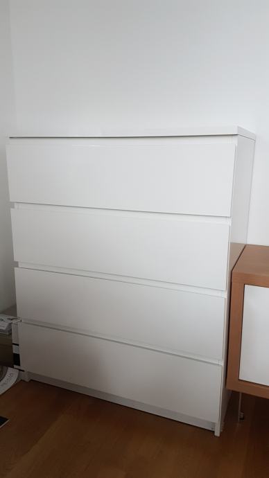 Predalnik s 4 predali, bel, visoki sijaj, kot nov