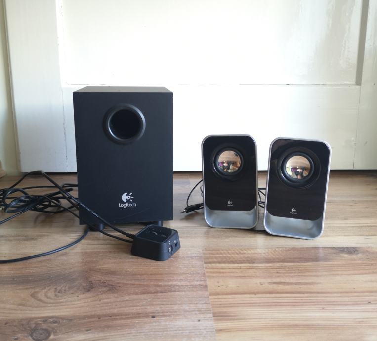 Logitech LS21 2.1 Stereo Speaker System zvočniki za računalnik