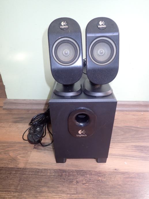 Zvočniki Logitech X-210