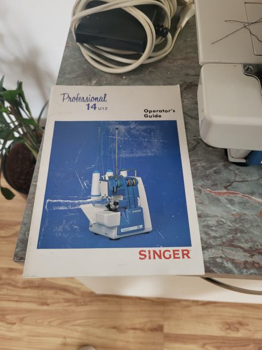 Prodam šivalni stroj, entlarico Singer Professional 14 U12