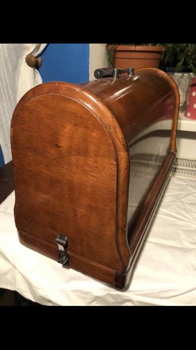 SINGER 48k ŠIVALNI STROJ