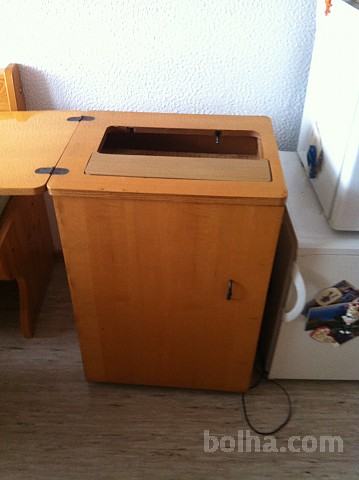 Šivali stroj Singer 7136, brezhiben, z omaro