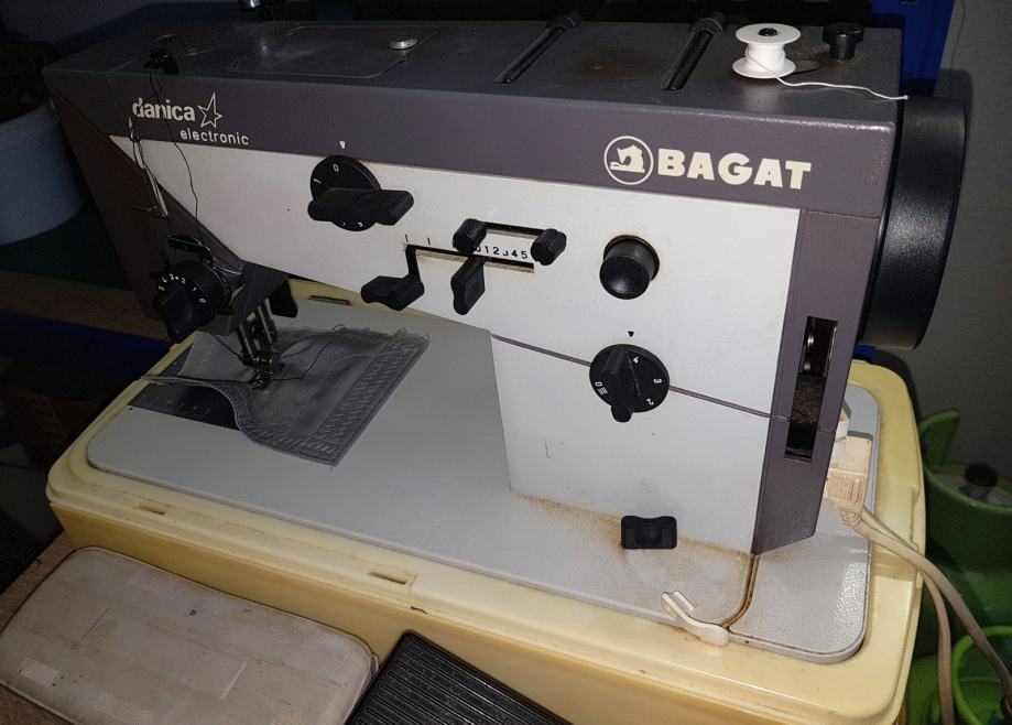 Šivalni stroj Bagat Danica