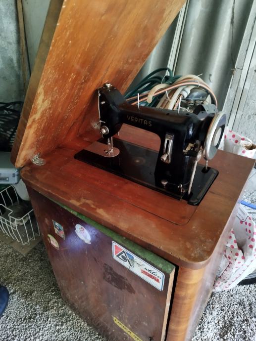 Šivalni stroj SINGER