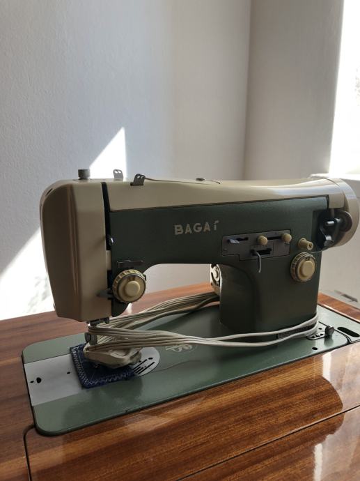 BAGAT ŠIVALNI STROJ