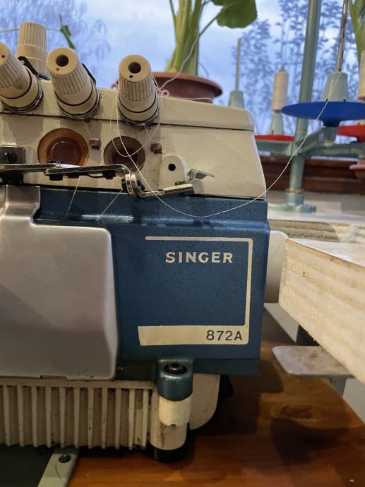 Industrijski overlock ( entlarica ) SINGER