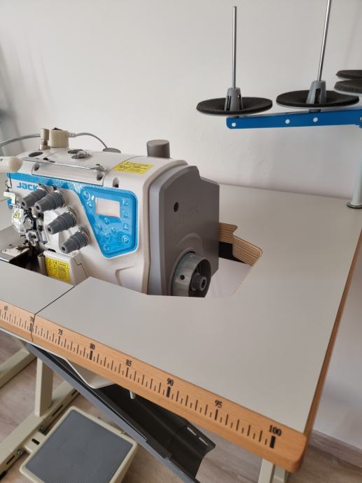 Industrijski Overlock Jack C4 4 Full Automatic