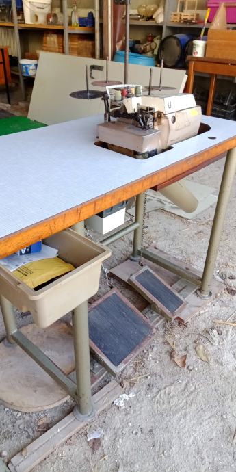 Overlock stirinitni Union Special industrijski sivalni stroj
