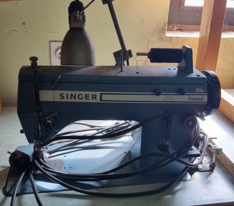 Prodam industrijski šivalni stroj Singer 20u