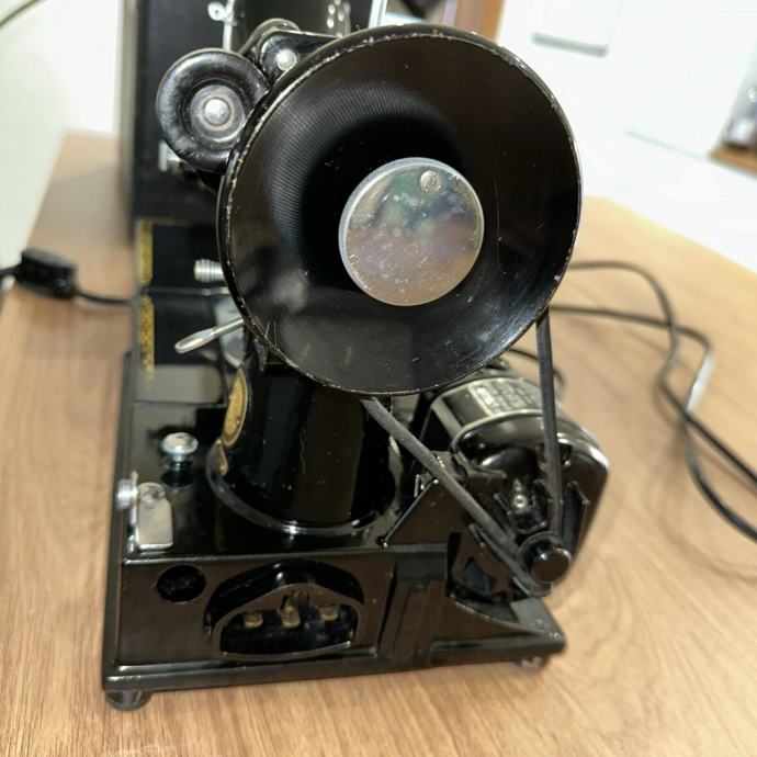 Singer 222k Featherweight Sewing Machine