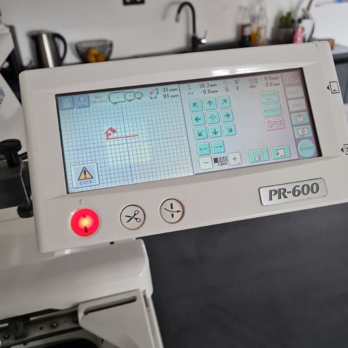 Vezilni stroj Brother PR-600