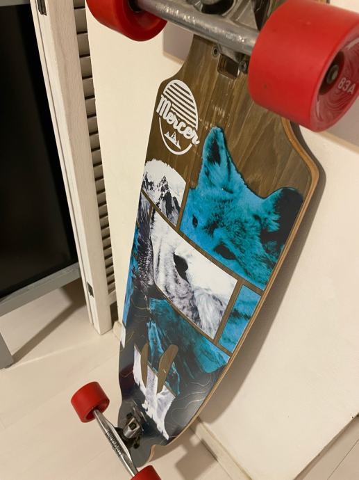 longboard s potiskom volka