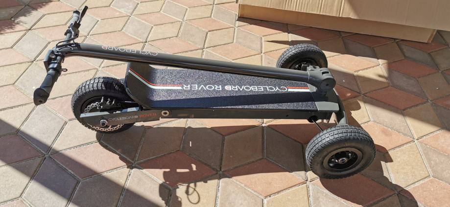 Elektični trikolesni skiro Cycleboard Rover