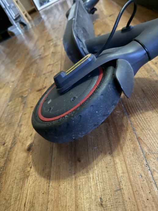 Električni skiro Xiaomi Mi Electric Scooter Pro 2