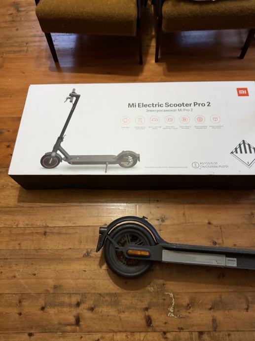 Električni skiro Xiaomi Mi Electric Scooter Pro 2