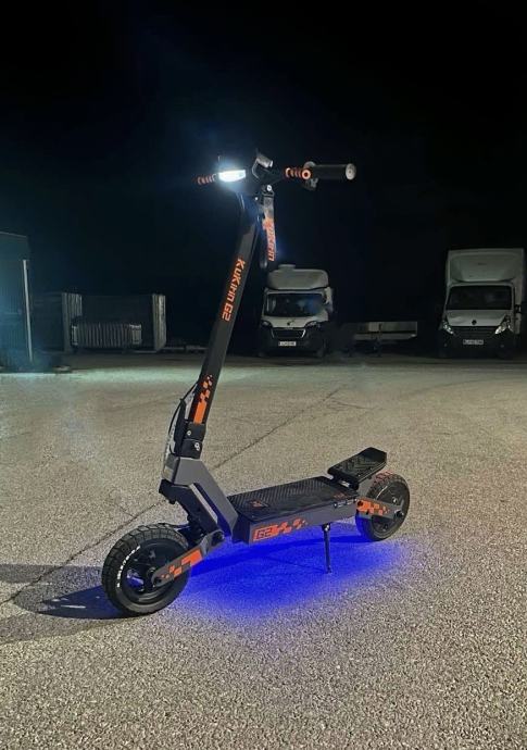 Kukrin G2 električni skiro - kot nov
