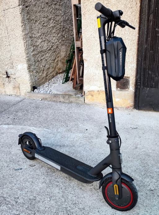 Xiaomi Mi Scooter Pro 2 električni skiro, črn