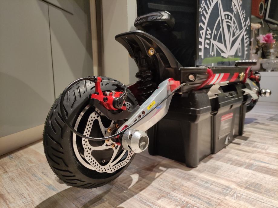 Zero 10x/EcoSpeed 10x Elektricni skiro Midimoto