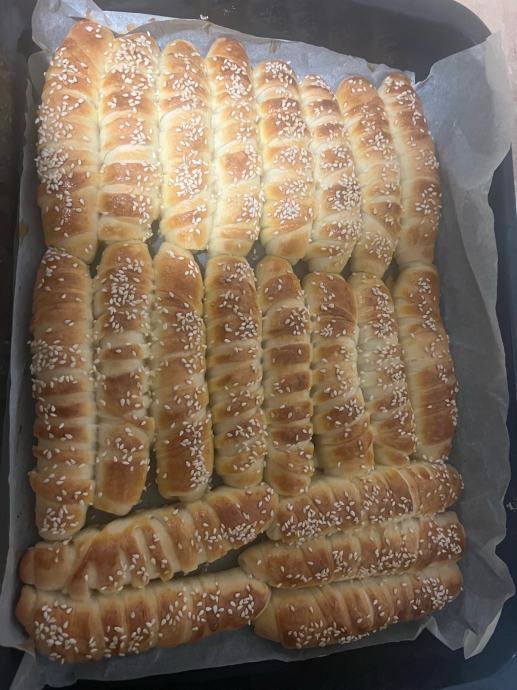 Kifle s susamom