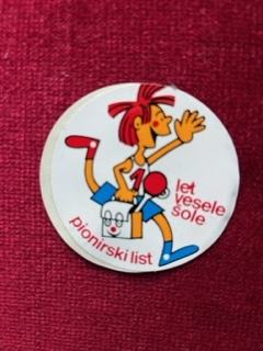 vintage nalepka Pionirski list, Vesela šola, 10 let