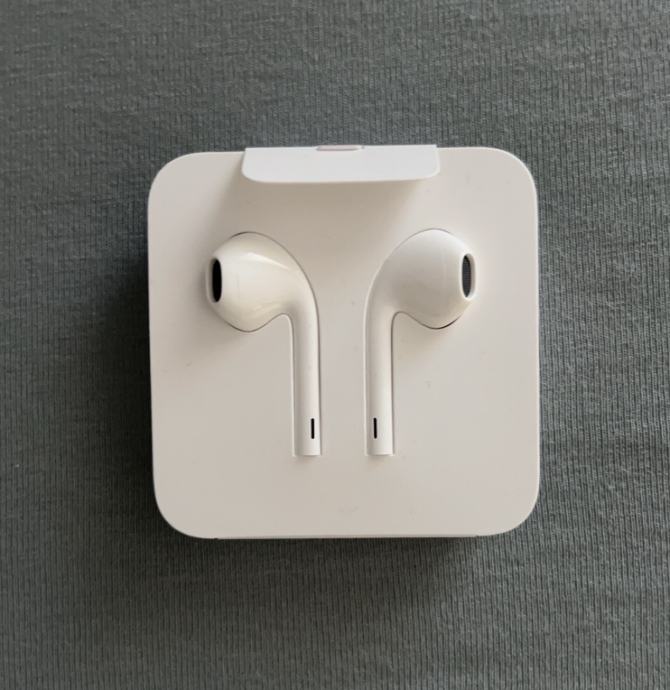 Apple slušalke